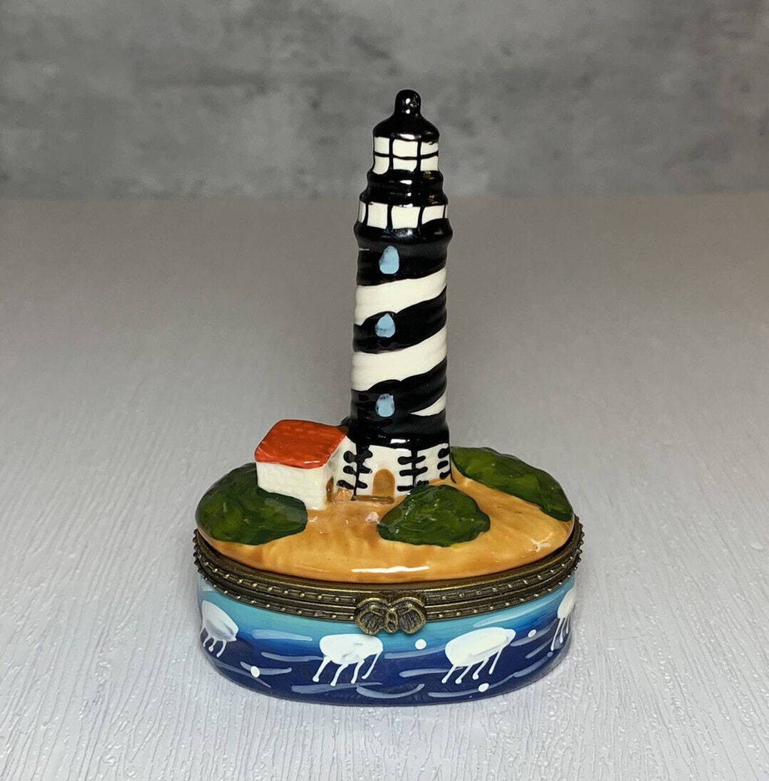 Hand Painted Black & White Cape Hatteras Lighthouse Enamel Trinket Box ...