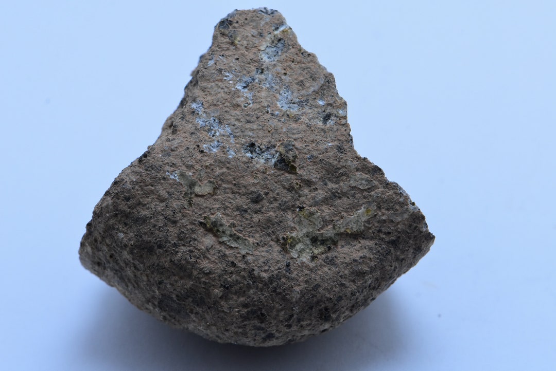 Weird Crystal-studded Meteorite , Green Crystal Meteorite Fell in ...
