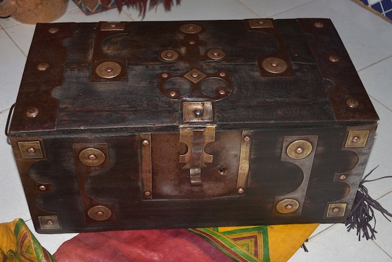 Antique Tuareg Chest , Vintage African Chest Tuareg - Gem