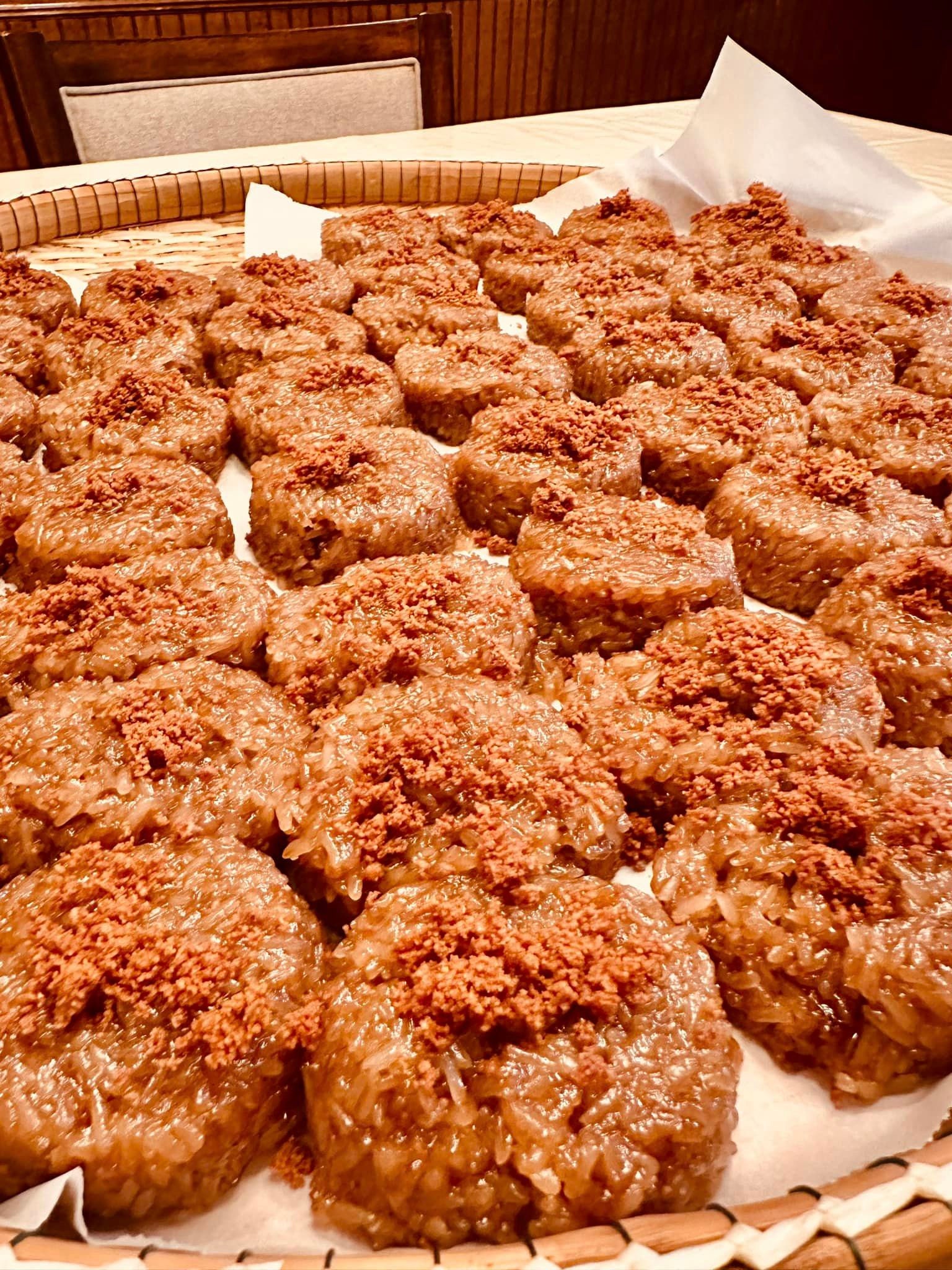 Authentic Homemade Biko Latik Caramelized Rice Cake With Coconut Curds ...