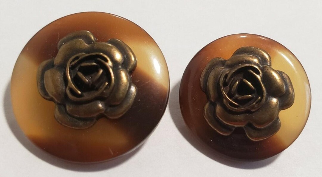 2 Lovely Vintage Buttons Roses Over Tortoise 20mm & 23mm - Etsy