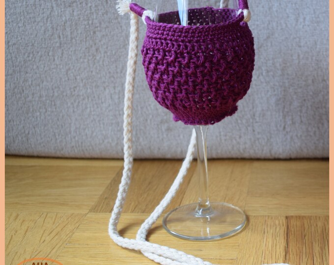 CROCHET PATTERN • Wilma- Crocheted Wine Glass Holder • - Etsy