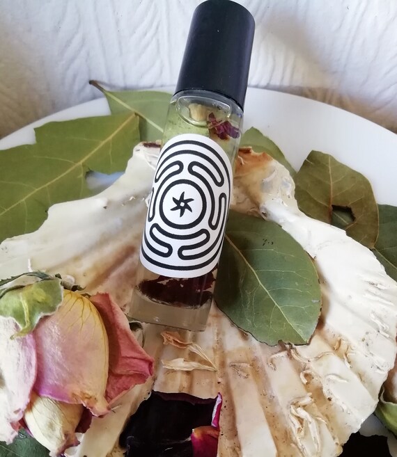Hecate Oil witchcraft pagan magic oil | Etsy