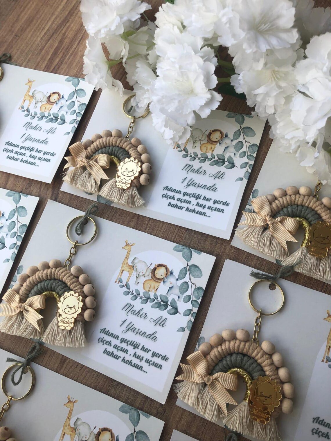 Safari Baby Shower Favors, Rainbow Macrame Lion Keychain - Etsy