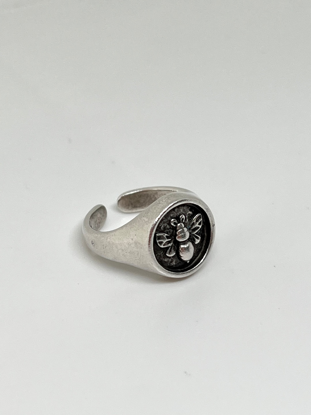 Men's Bee Signet Ring - Etsy