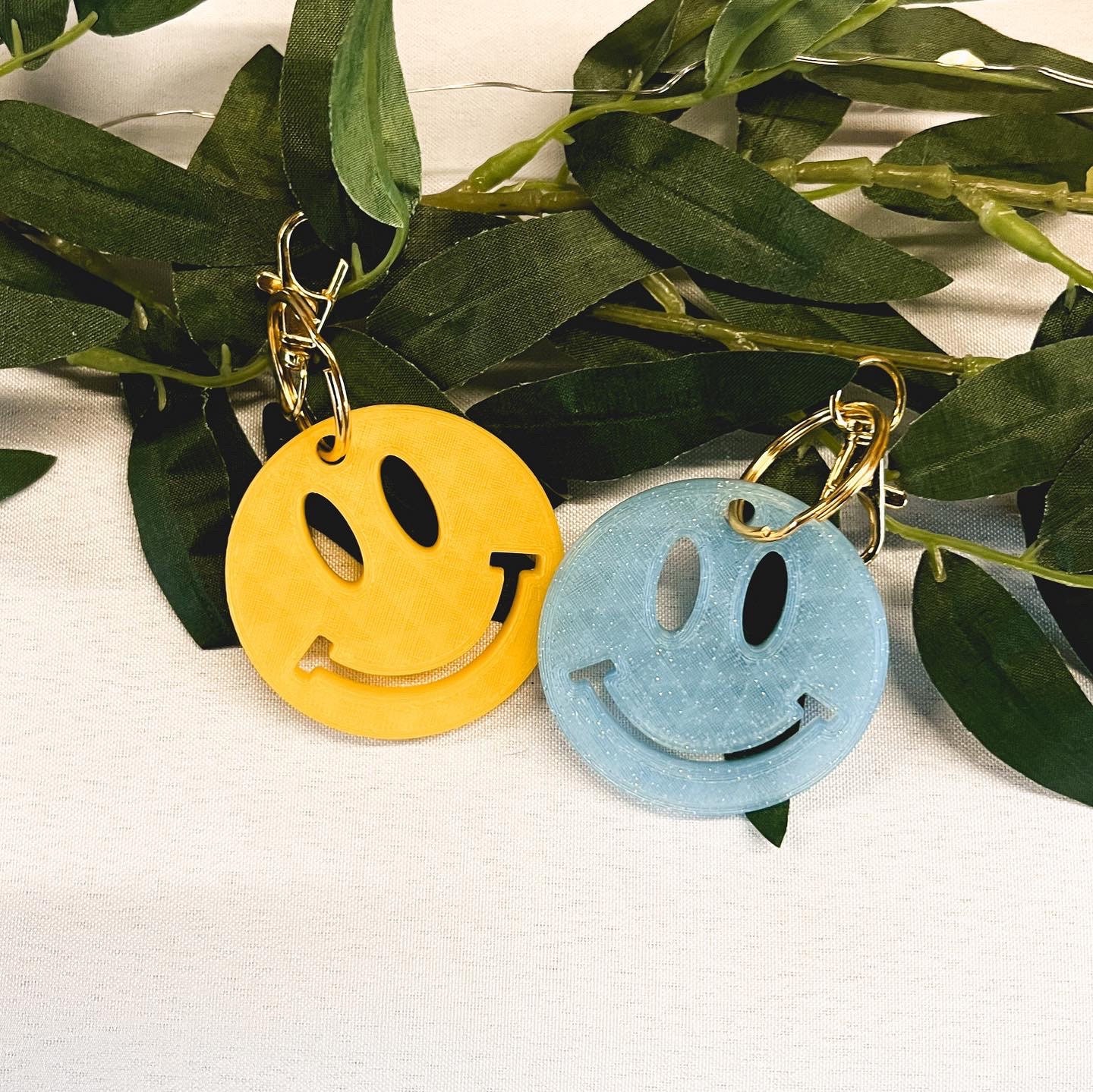 3d Printed Keychain 3d Modeled Keychain 3d Keychain Smiley Face Smiley