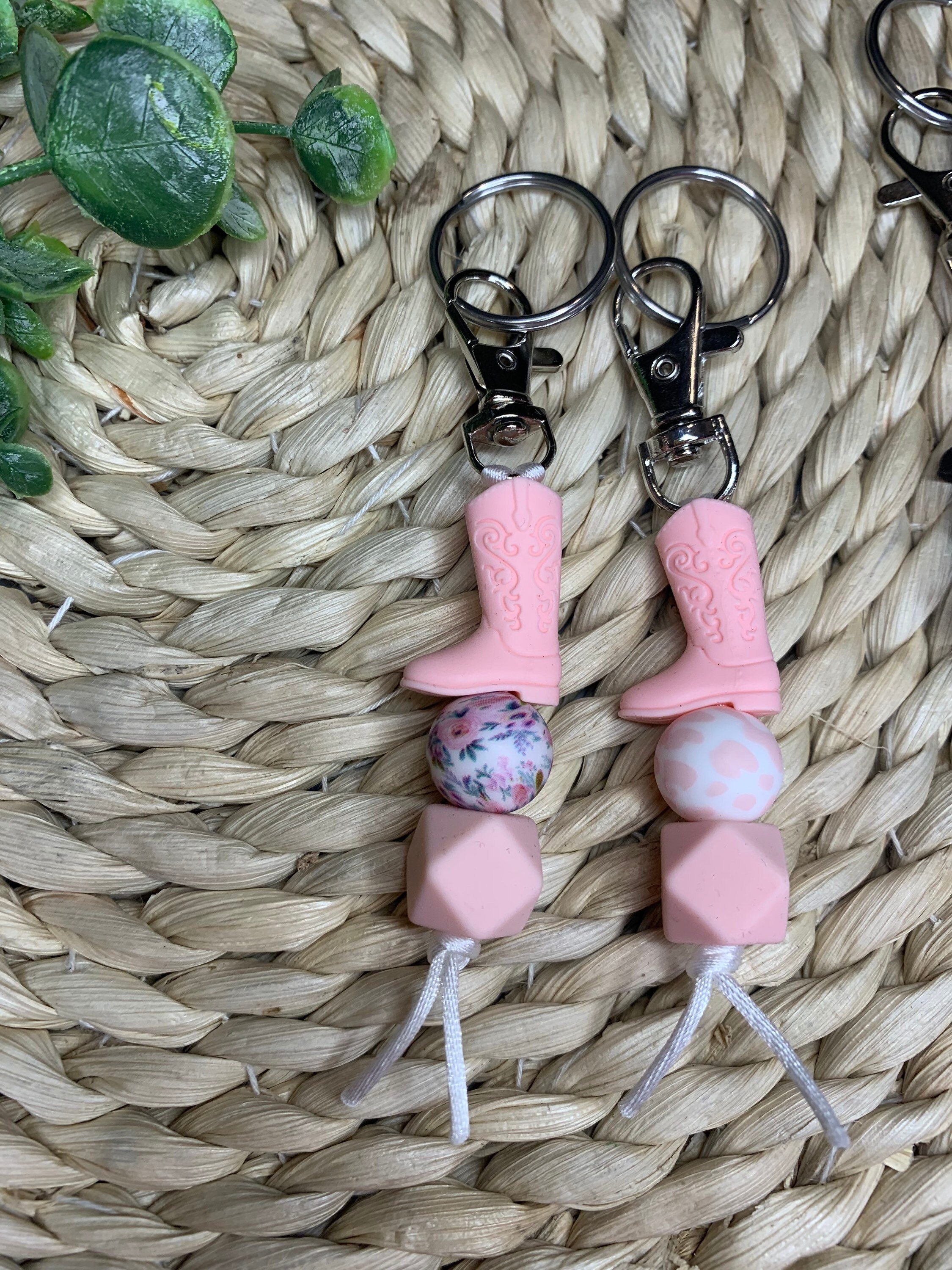 Mini Silicone Bead Keychain / Cowboy Boot Keychain / Pink Cow - Etsy