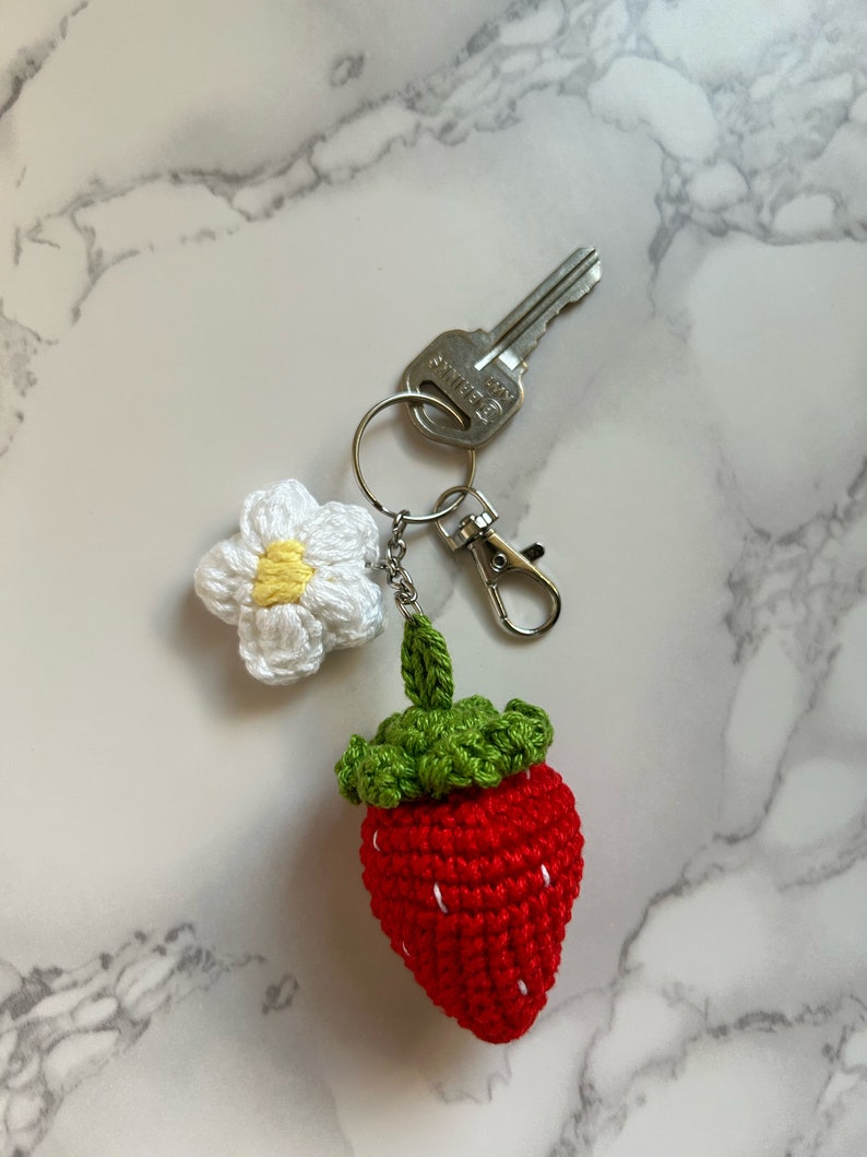 Strawberry Keychain, Cute Bag Charm, Crochet Strawberry With Daisy ...