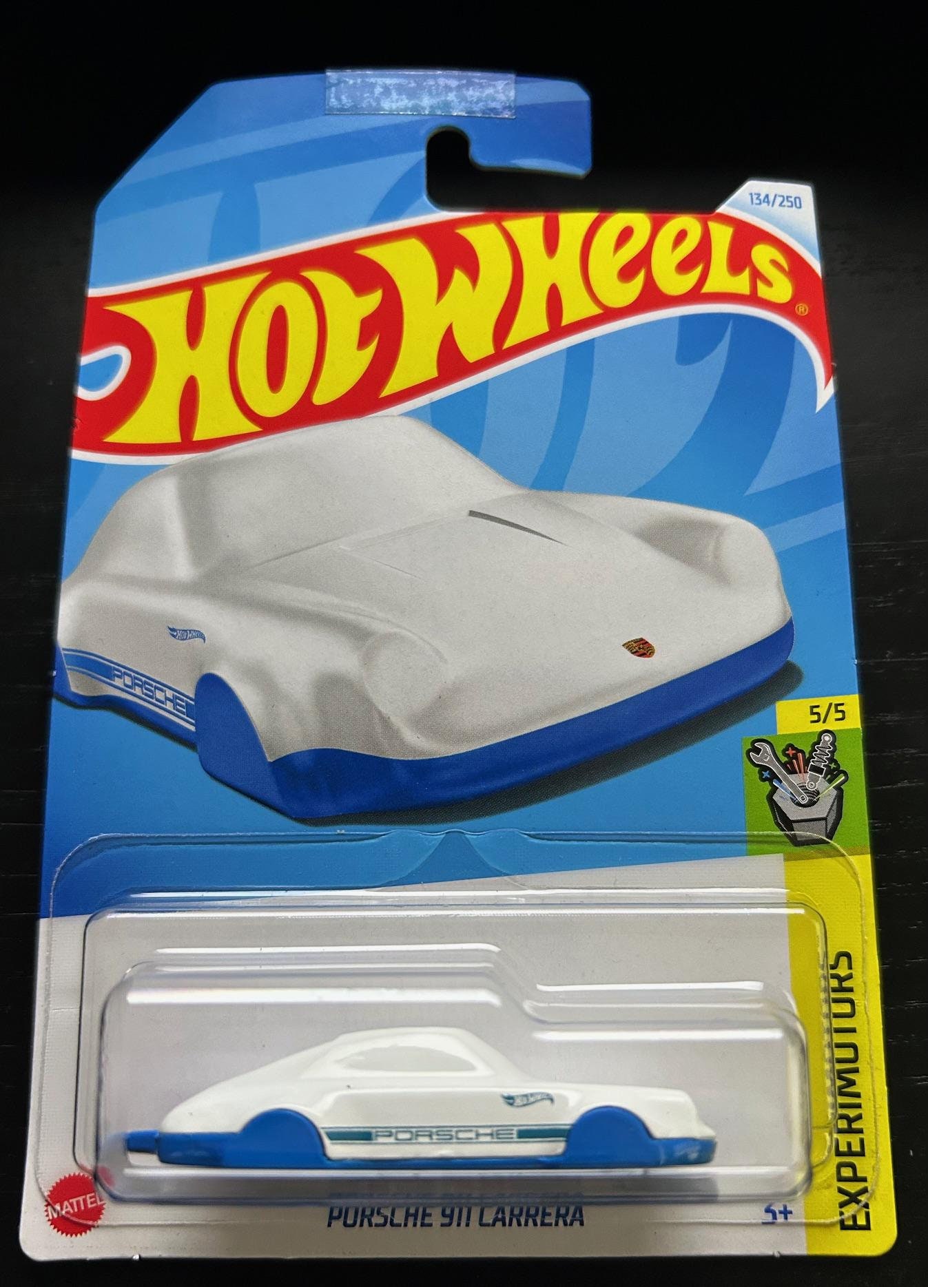 Hot Wheels Porsche 911 Carrera KEYCHAIN- White and Blue- Long Card ...