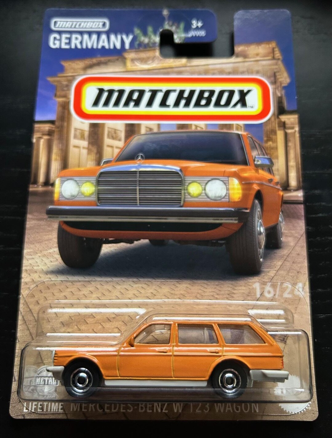 Matchbox 1980 Mercedes-benz W123 Station Wagon-orange With Tan Interior ...