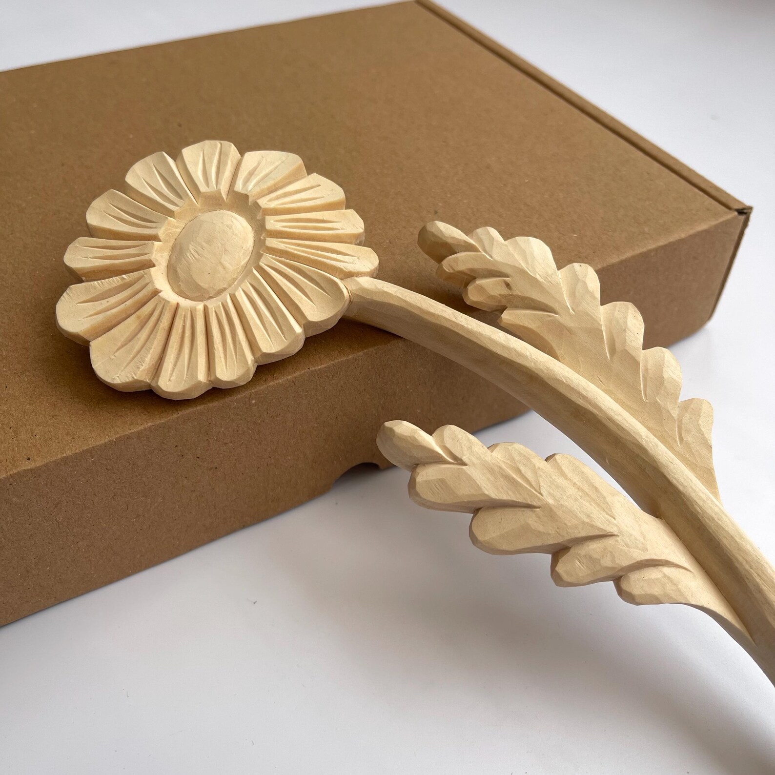 Daisy Wooden Small Flower, Daisy Wood Hand Carved, Spring Theme Wall ...