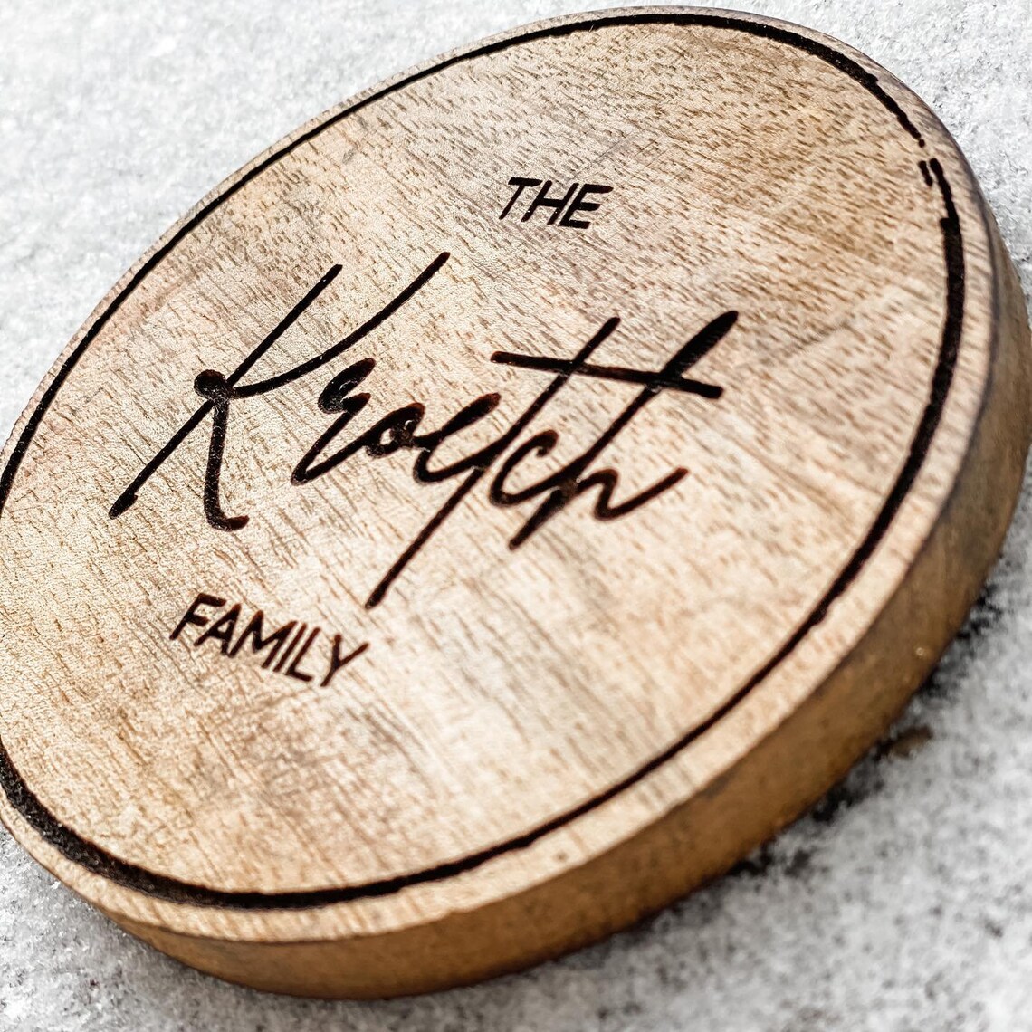 Simple Family Name Design - Round (SVG FILE ONLY) - Etsy