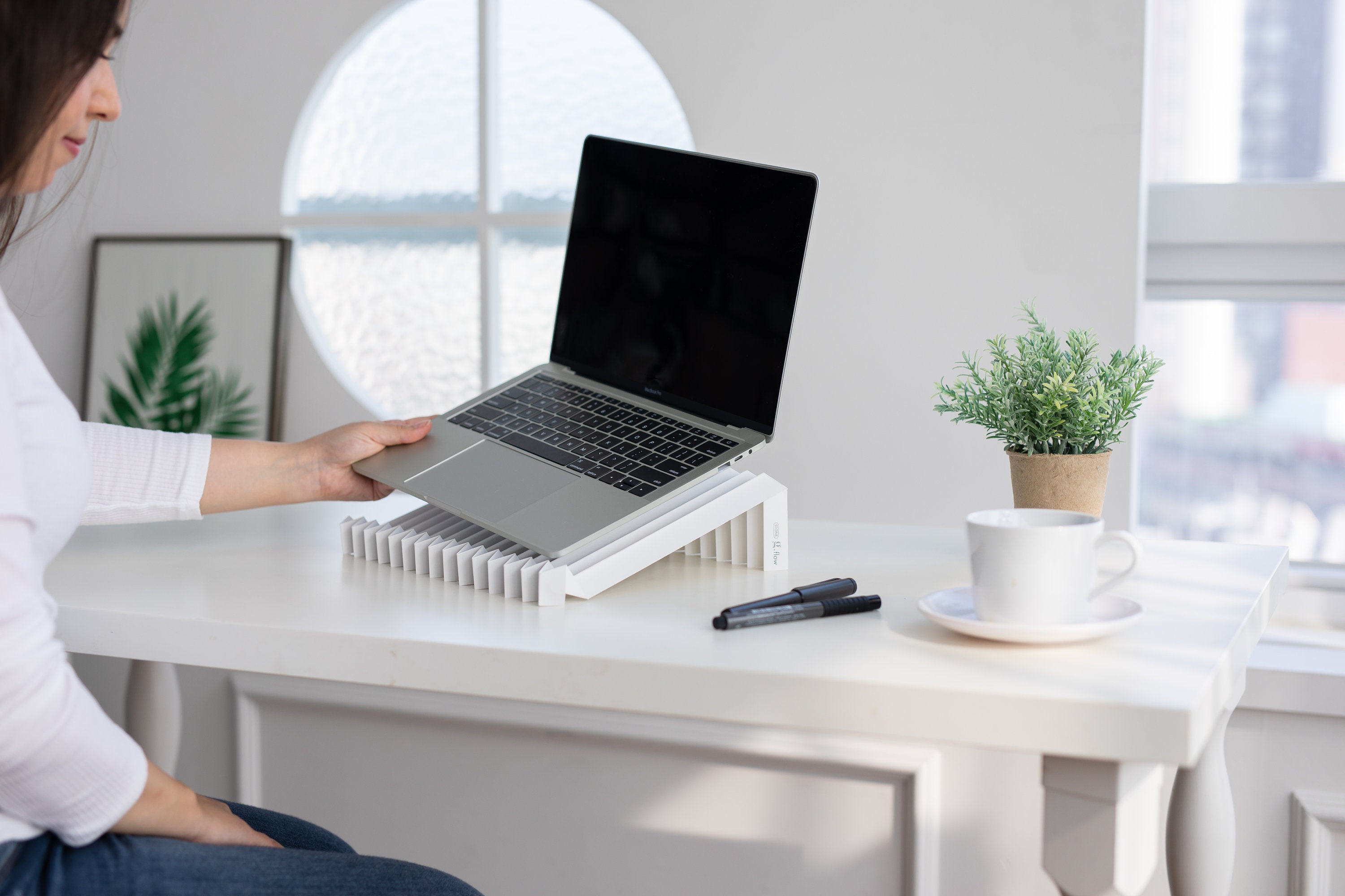 Portable Laptop Stand With STONE PAPER Waterproof - Etsy