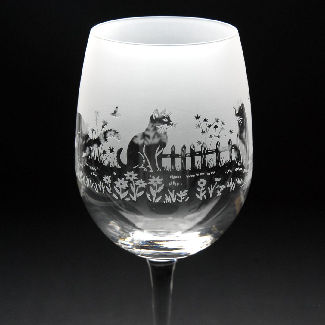 Playful Cats Crystal Wine Glass | Etched Engraved Glassware | Cats Home ...