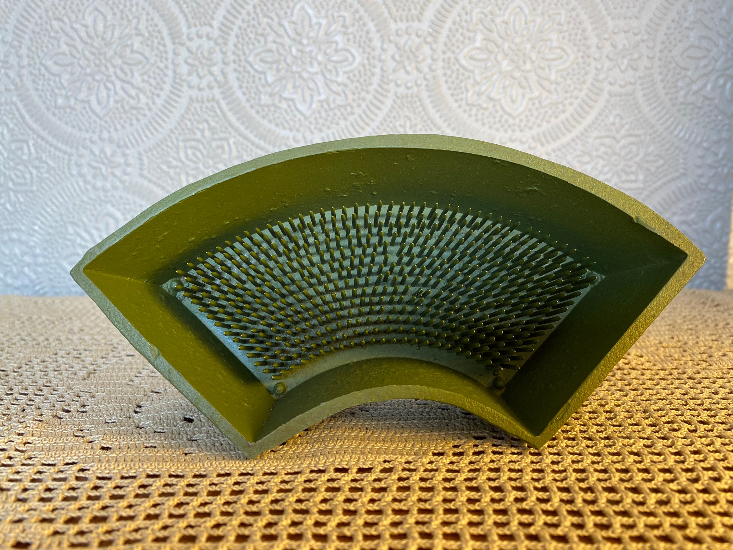 Metal Vintage Pin Style Flower Frog / Holder, Arc Shape Brown or Green ...