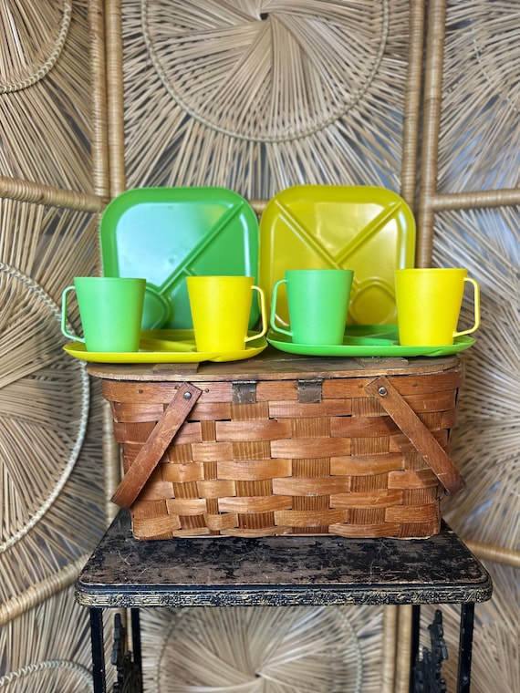 retro yellow picnic - Gem