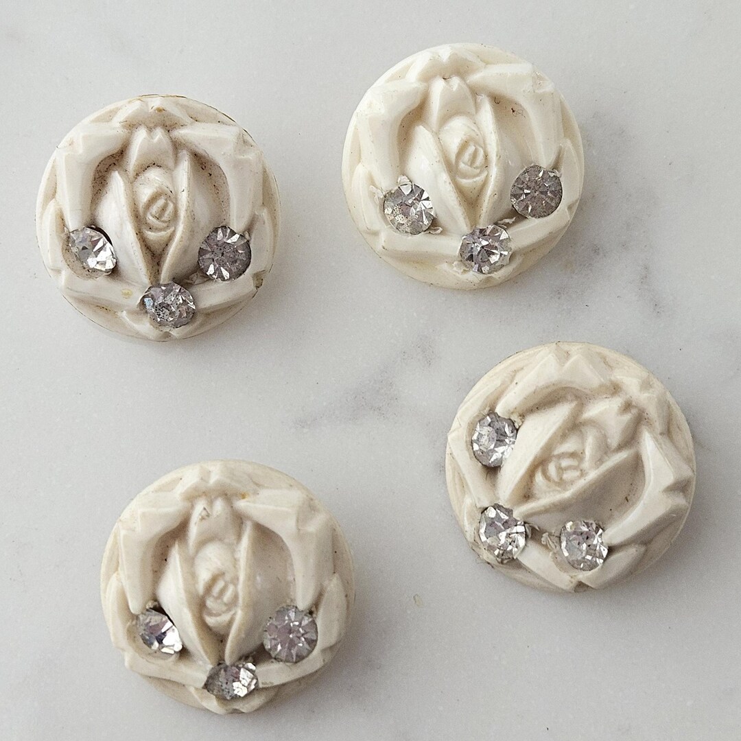 Vintage Plastic Flower Buttons With Rhinestones Realistic Rose Buttons ...