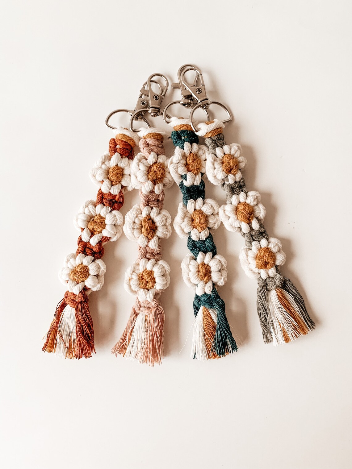 Macrame Daisy Keychain - Etsy