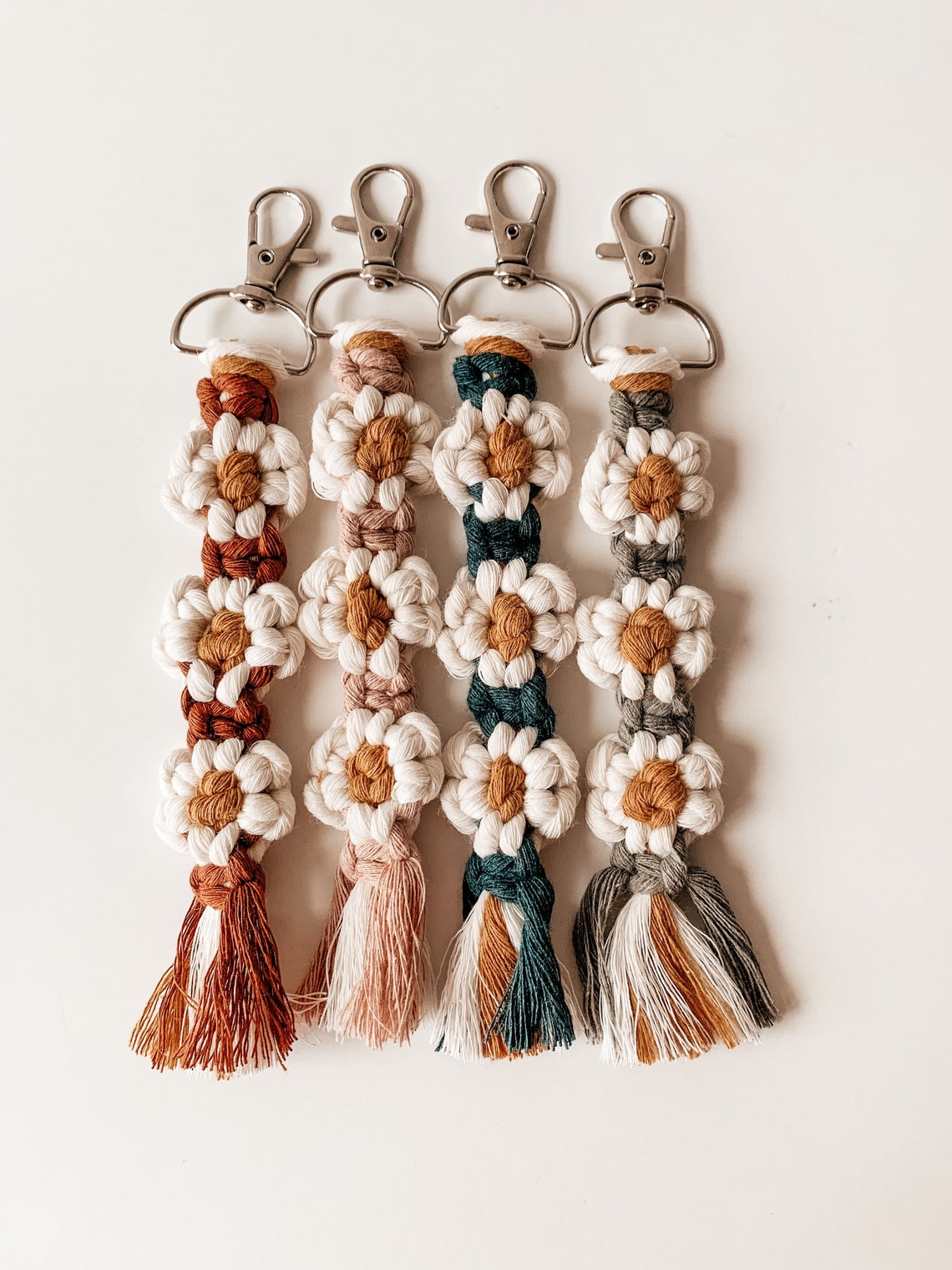 Macrame Daisy Keychain - Etsy