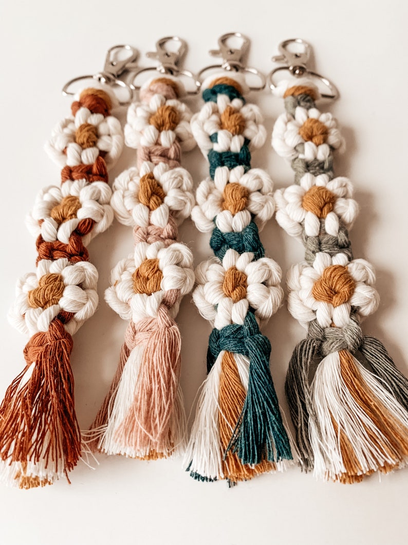 Macrame Daisy Keychain - Etsy