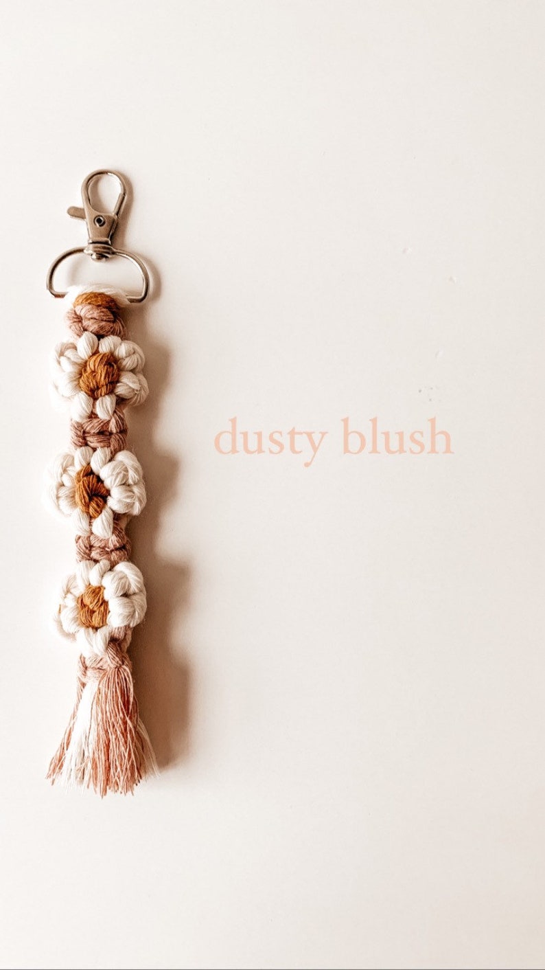 Macrame Daisy Keychain - Etsy