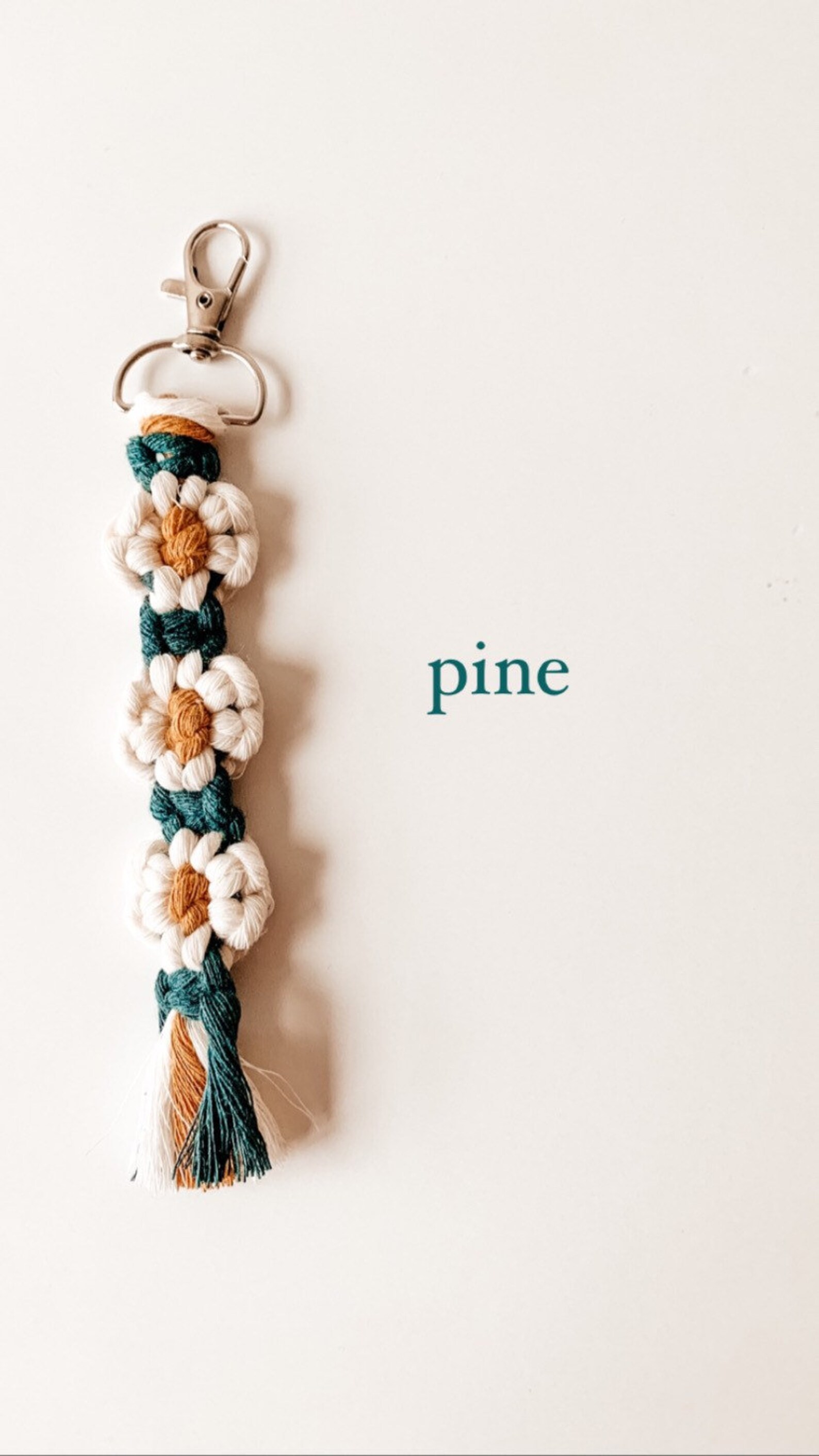 Macrame Daisy Keychain - Etsy