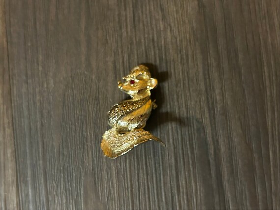1960's Vintage Chipmunk Jewel Eye Gold Tone Brooch Pi… - Gem