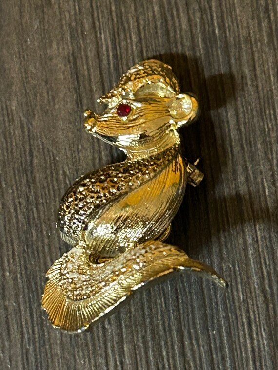 1960's Vintage Chipmunk Jewel Eye Gold Tone Brooch Pi… - Gem