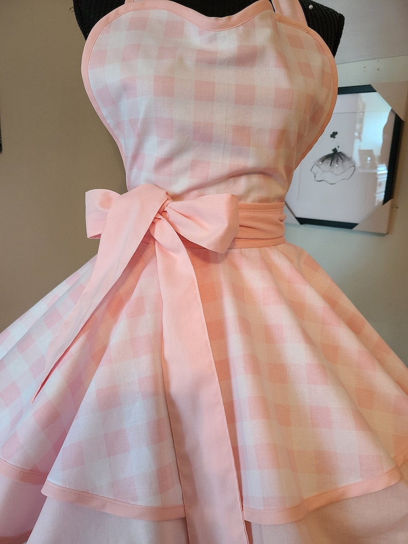 Retro Style Apron in Pale Pink and White Check - Etsy
