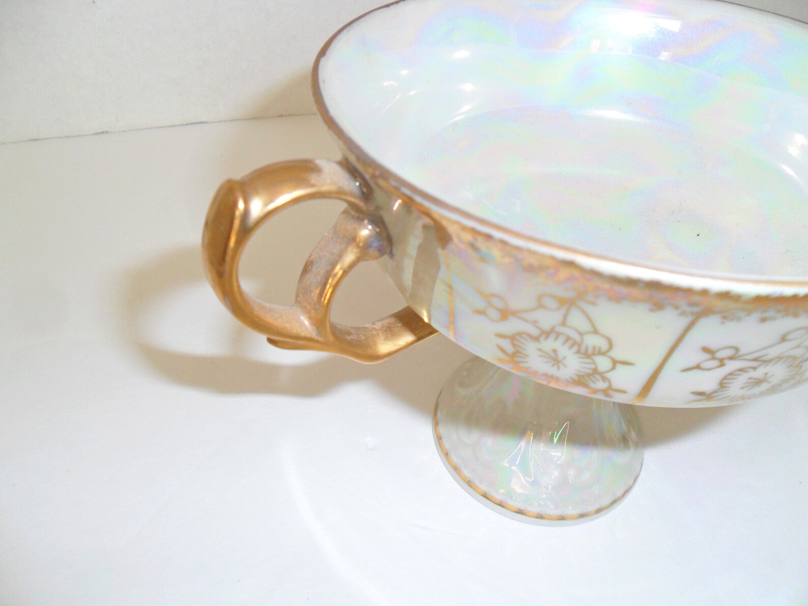 White Pearlescent Lusterware Pedestal Dessert/ Fruit Dish With Gold ...