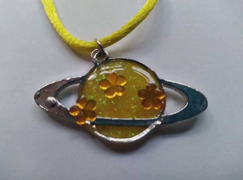 Floral Mini Planet Pendants - Etsy