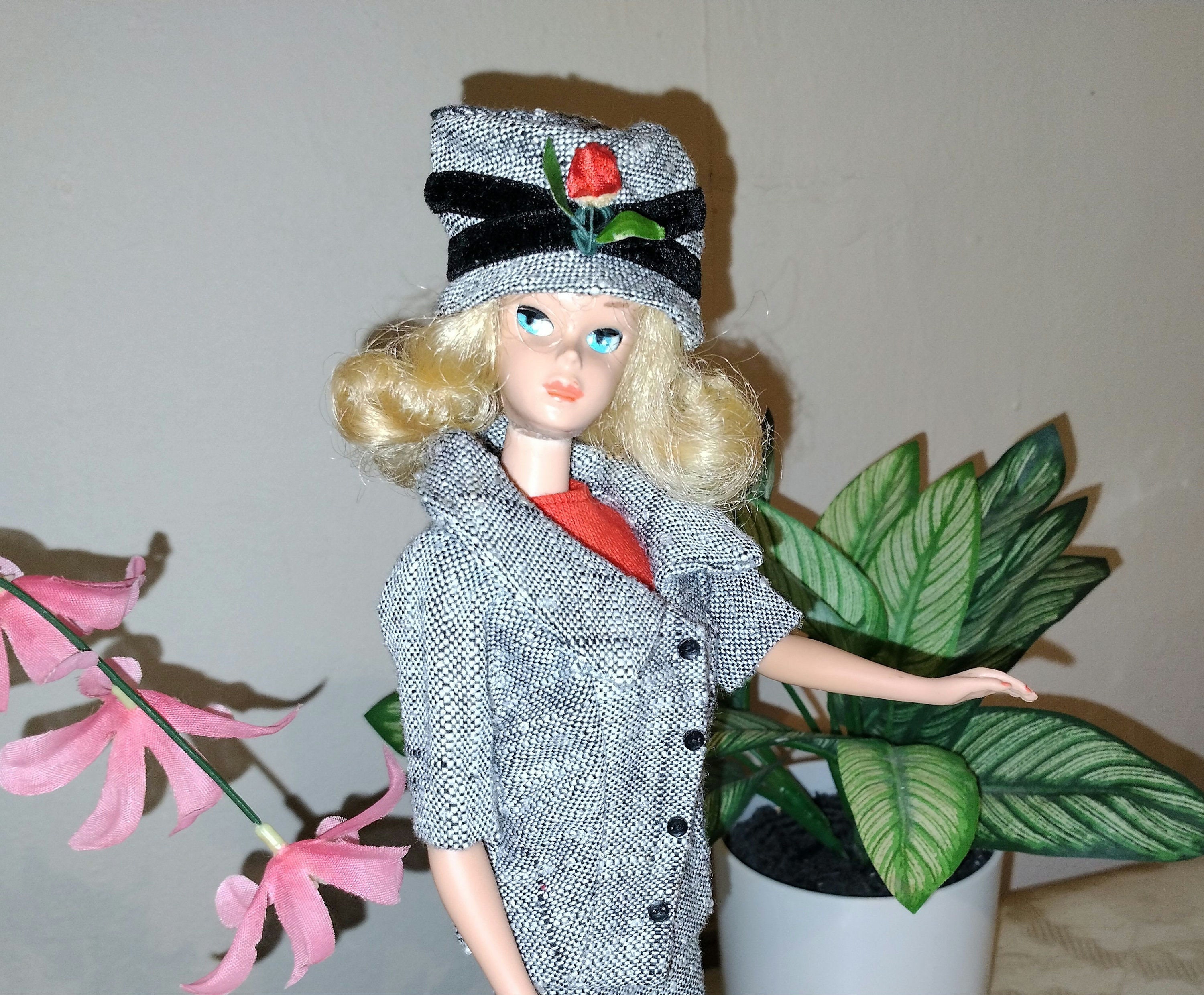 1960's Vintage Sleepy Eyes Miss Barbie in Career Girl #954 & Blonde ...
