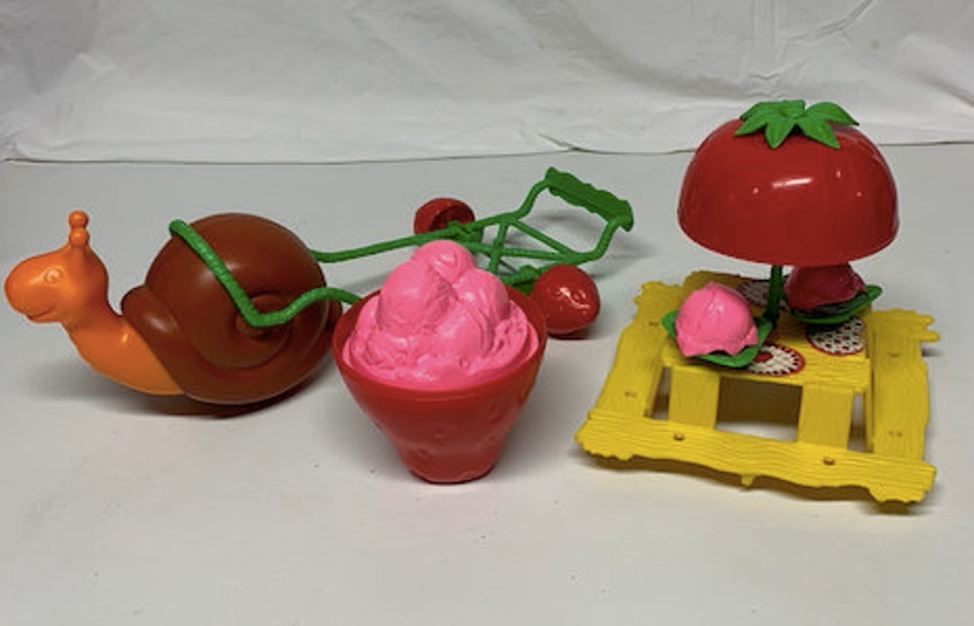 Kenner Strawberry Shortcake Snail Cart Vintage 1980 - Etsy
