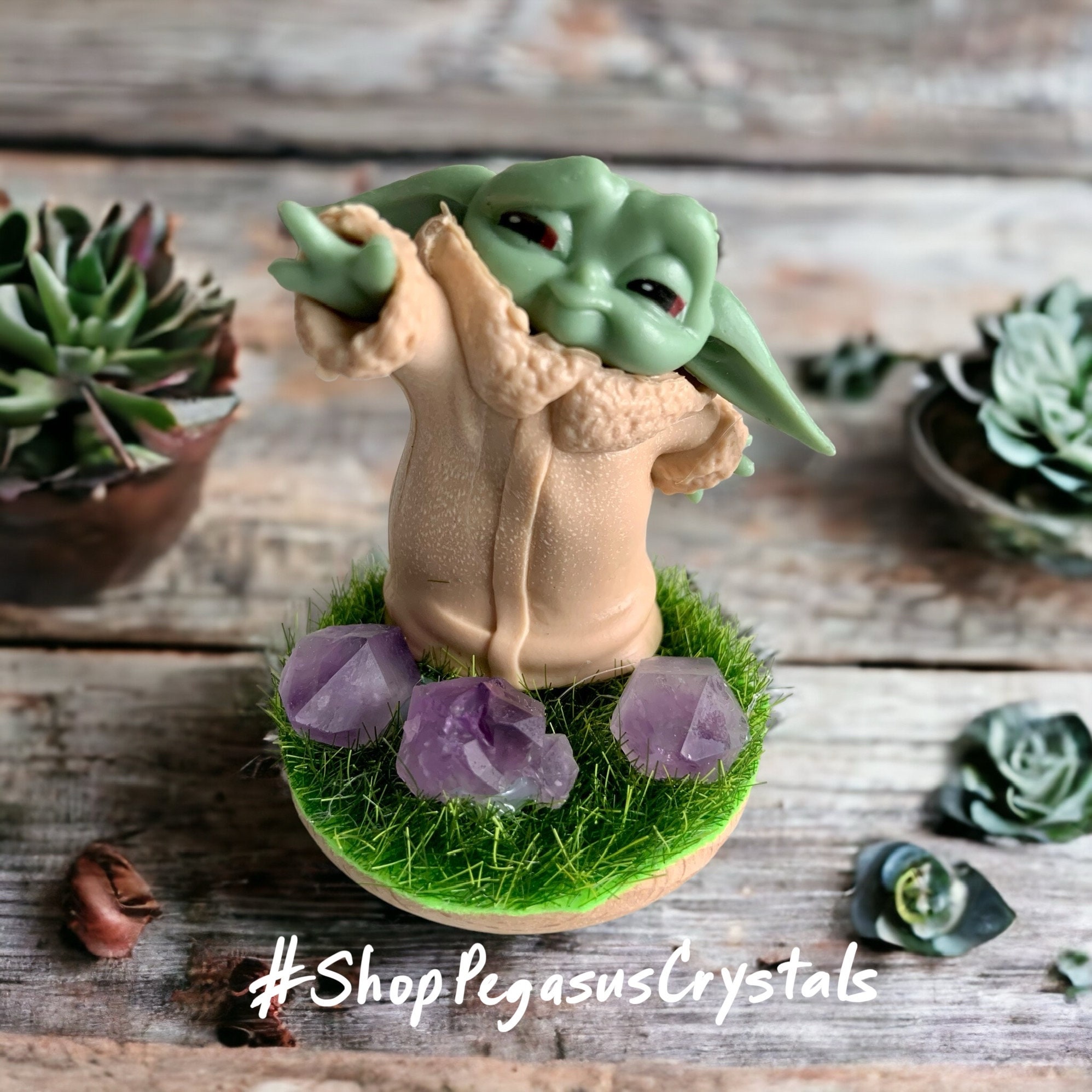 BABY YODA Grogu Magic Hand Figurine W/ Amethyst / Mandalorian Star Wars ...