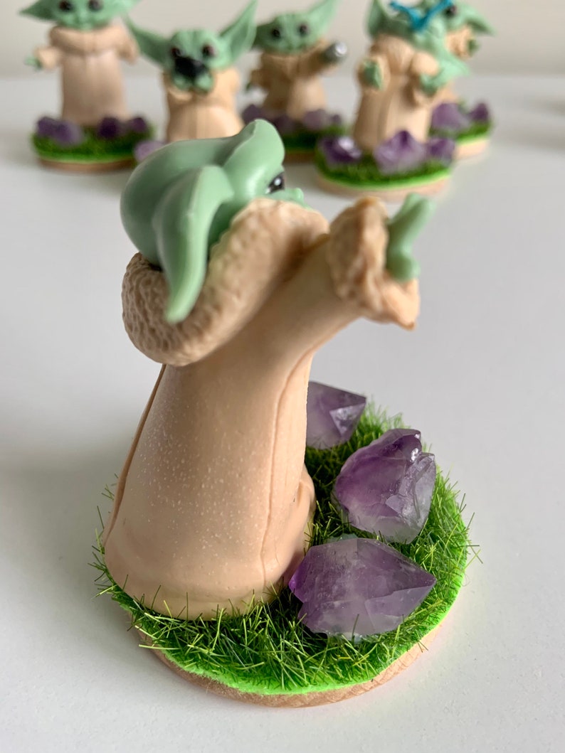 BABY YODA Grogu Magic Hand Figurine W/ Amethyst / Mandalorian Star Wars ...