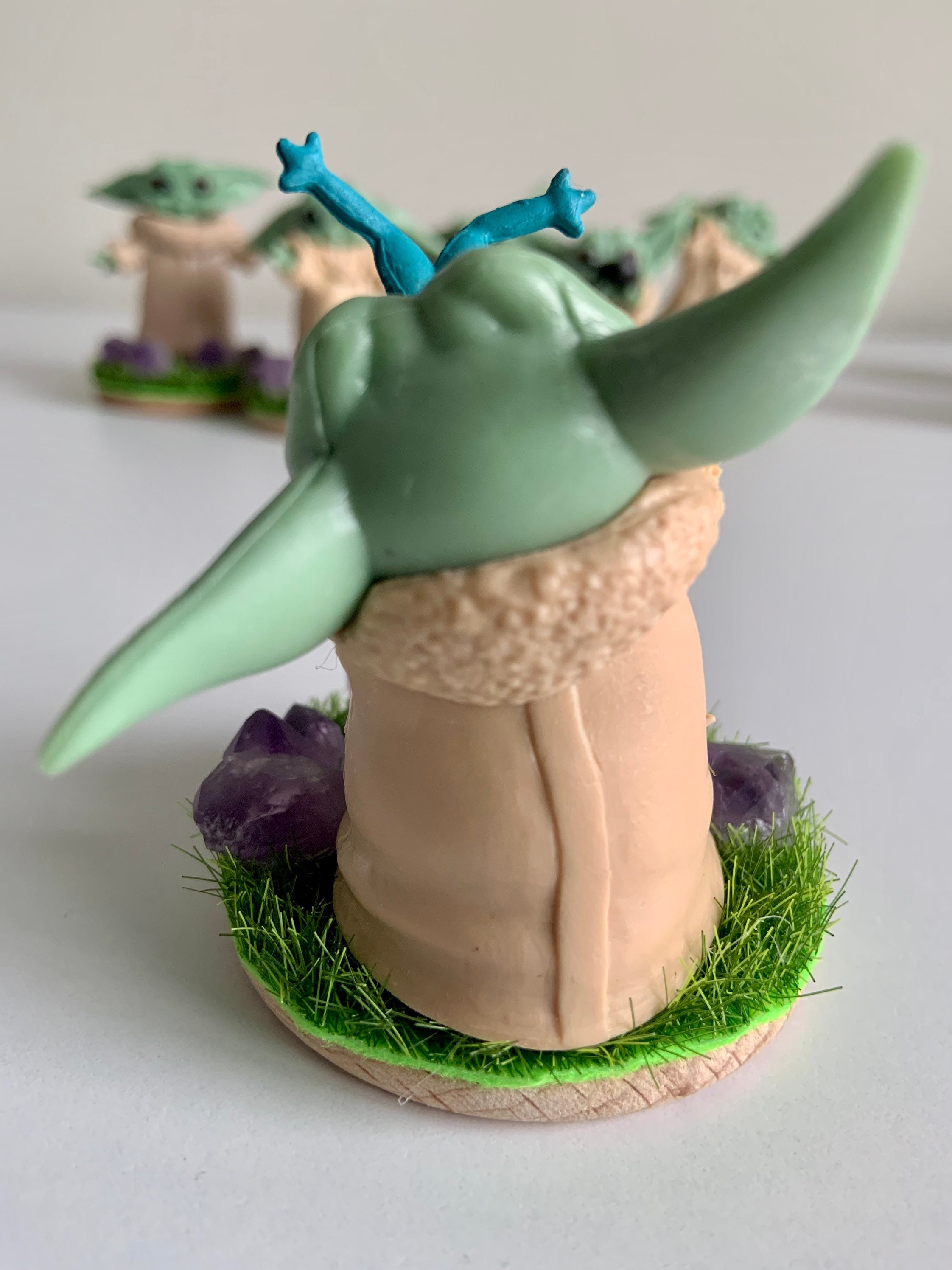 BABY YODA Grogu Swallowing Frog Figurine / With Amethyst - Etsy