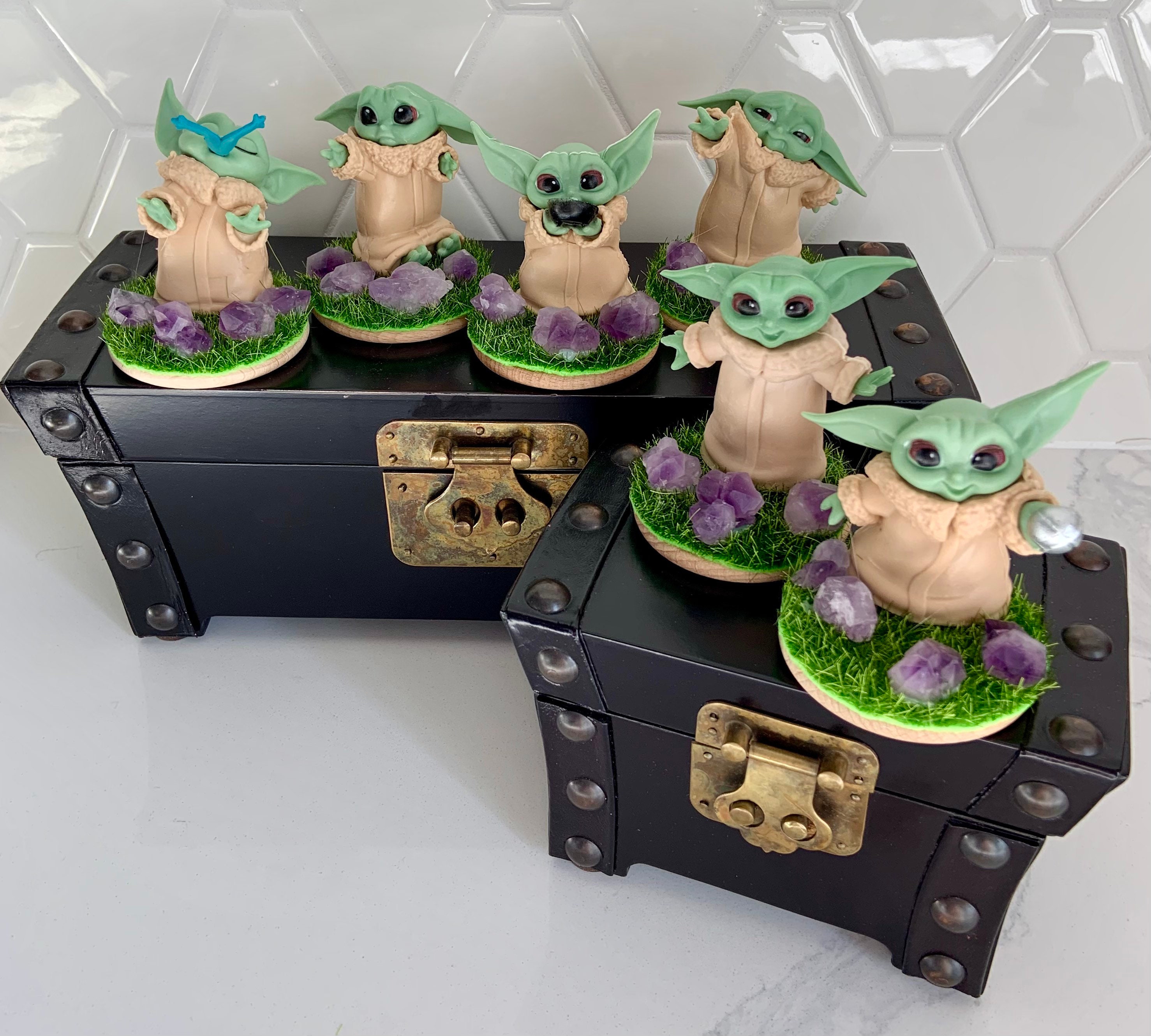 BABY YODA Grogu Swallowing Frog Figurine / With Amethyst - Etsy