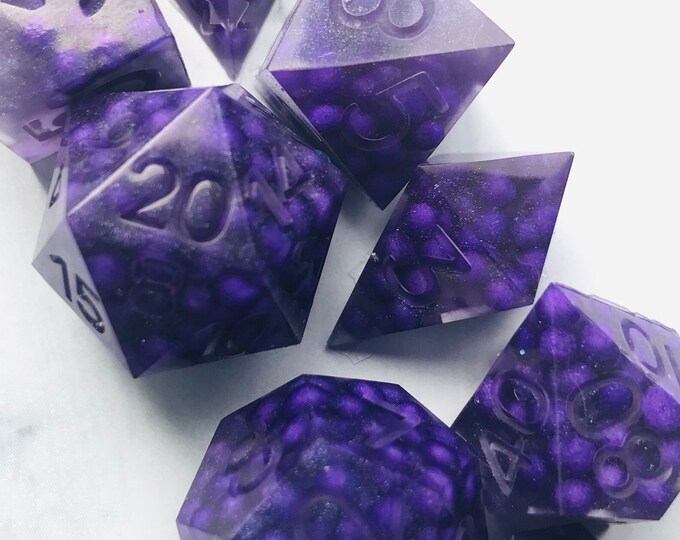 Low Polygon Grapes | Sharp Edge Polyhedral Dice Set | Dungeons ...