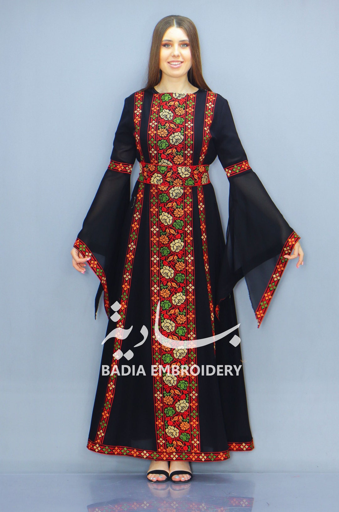 Elegant Palestinian Jordanian Thobe Dress / Palestineian Embroidery ...
