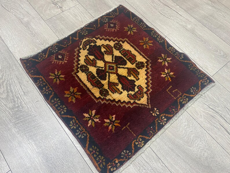 Handmade Turkish Wool Rug: Small Vintage Bohemian Doormat (1.8x1.8 Ft ...