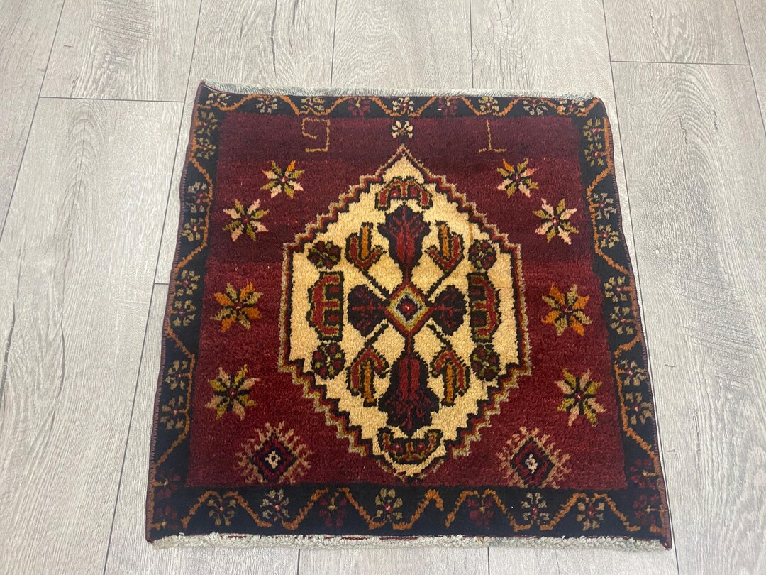 Handmade Turkish Wool Rug: Small Vintage Bohemian Doormat (1.8x1.8 Ft ...