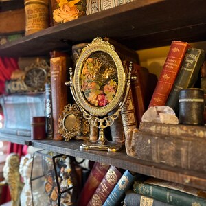 Bubble Glass Insect Stand Frame “surreptitious” - Etsy