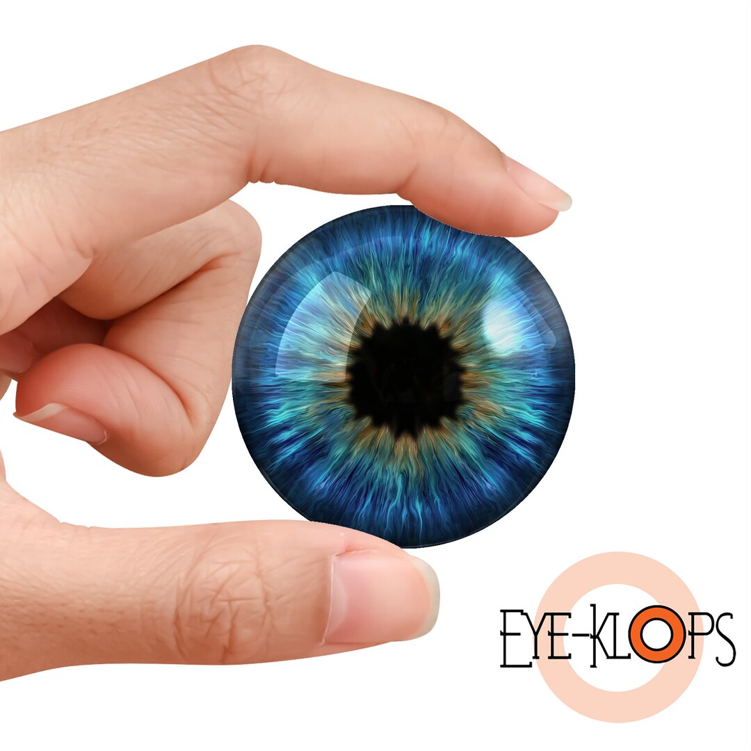 Brilliant Blue Glass Human Eye - PIXEL FREE - Realistic Human Eyeball ...
