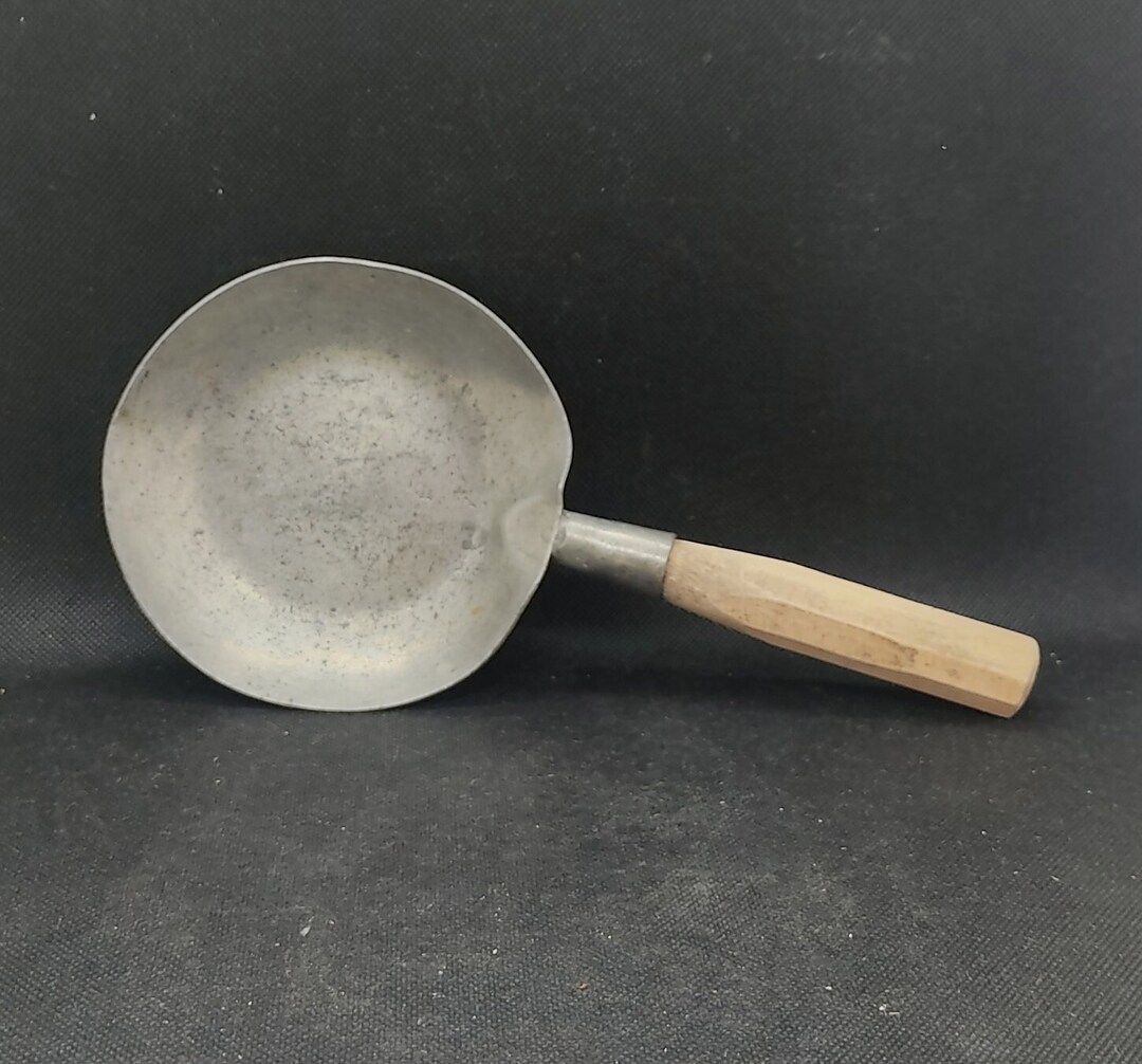 Vintage Tin Pan, Vintage Ladle, Vintage Kitchen Decor - Etsy