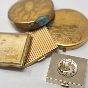 Vintage Brass Compact / Pick a Compact Vintage Makeup Compact Vtg Brass ...