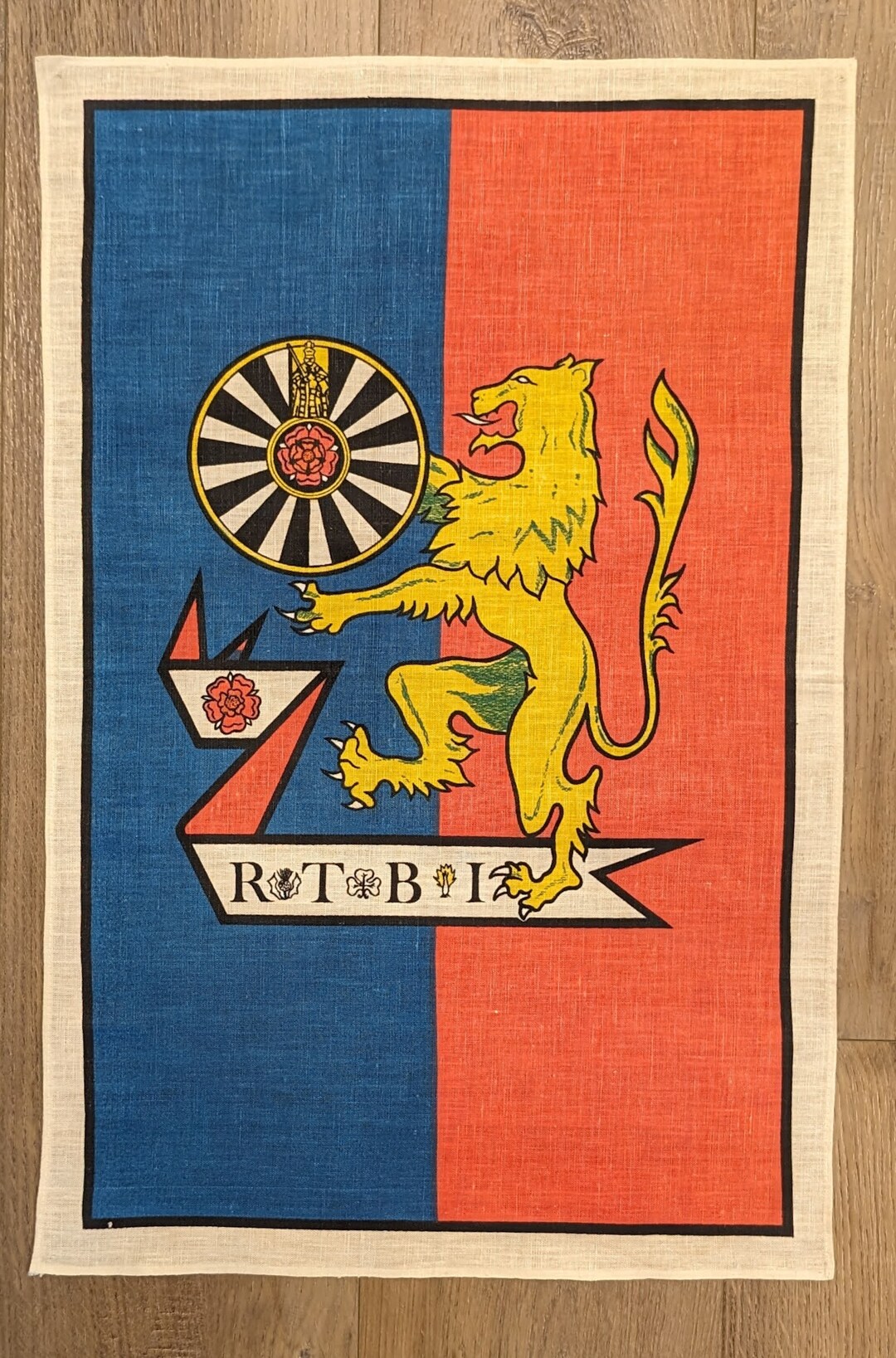 Vintage Lion Tea Towel / Round Table Britain Ireland Vintage Linen Tea ...