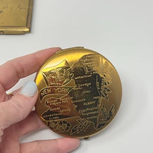 Vintage Brass Compact / Pick a Compact Vintage Makeup Compact Vtg Brass ...