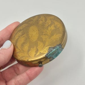 Vintage Brass Compact / Pick a Compact Vintage Makeup Compact Vtg Brass ...