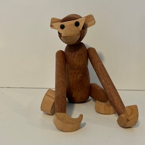 Vintage Teak Monkey / MCM Carved Teak Monkey Made Japan Vintage Wood ...