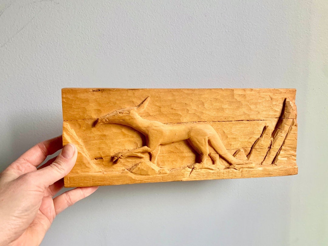 Vintage Carved Wood Cryptid Plaque / hand carved wood wolf - Etsy.de